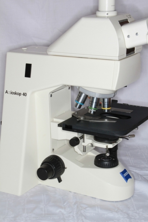 Zeiss Axioskop 40 Durchlichtmikroskop – Optik-Online
