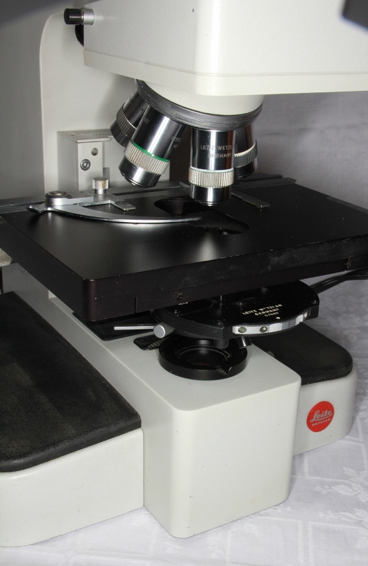 Leitz Orthoplan Durchlichtmikroskop – Optik-Online