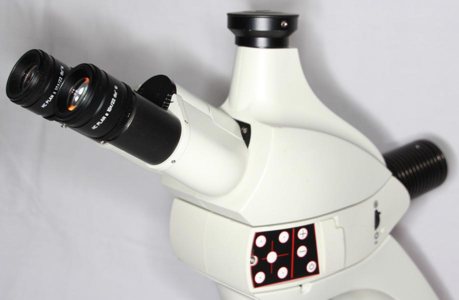 Leica DM 750 Auflicht- Durchlichtmikroskop mit LED Illuminatoreinheit ...